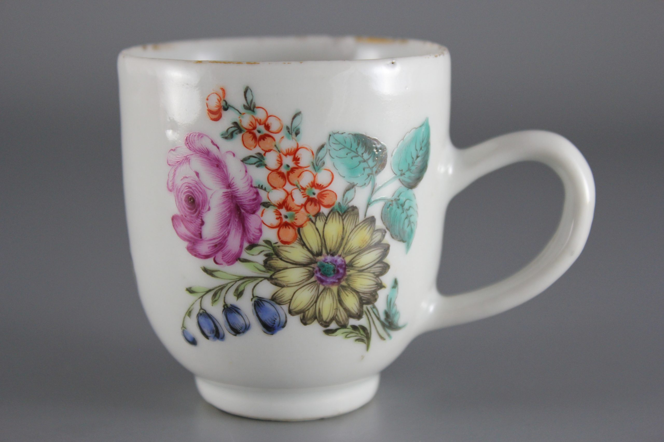 Giles-decorated Chinese Coffee Cup (Ref.1301) - JUNO ANTIQUES